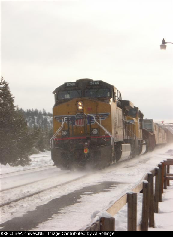 UP 5740 being used as a helper unit. Southbound @ Chemult